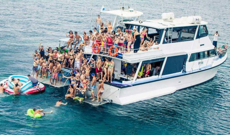6 Must-Do Water Activities at Schoolies